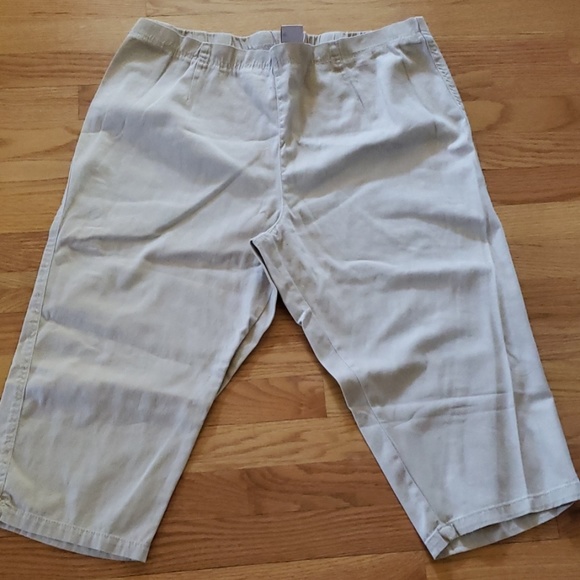 White Stag | Pants & Jumpsuits | Tan Capris | Poshmark